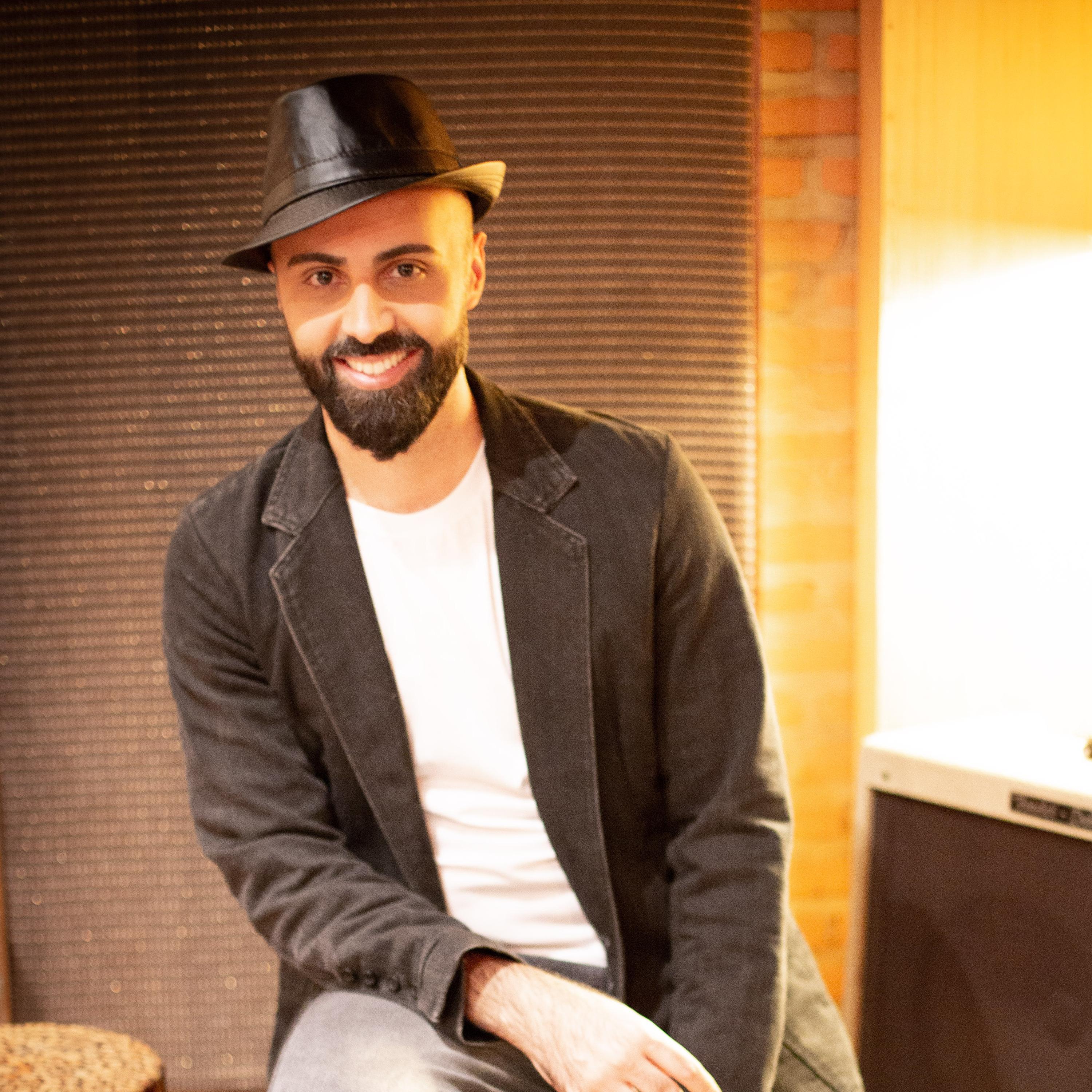 Tiago Vilela - A Vida Ainda Pode Surpreender | iHeart