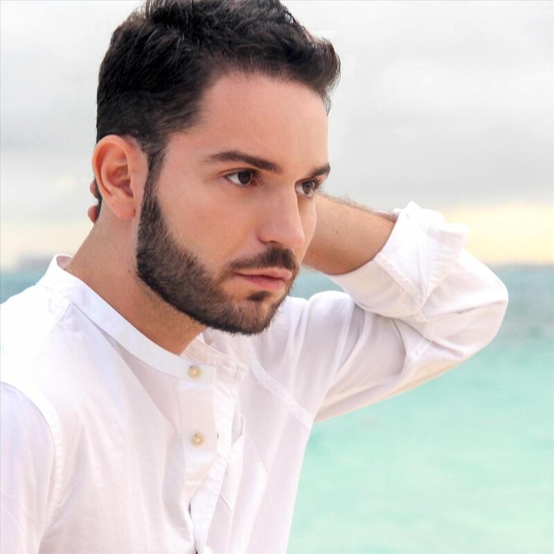 Pedro Samper - Este Soy Yo | iHeart