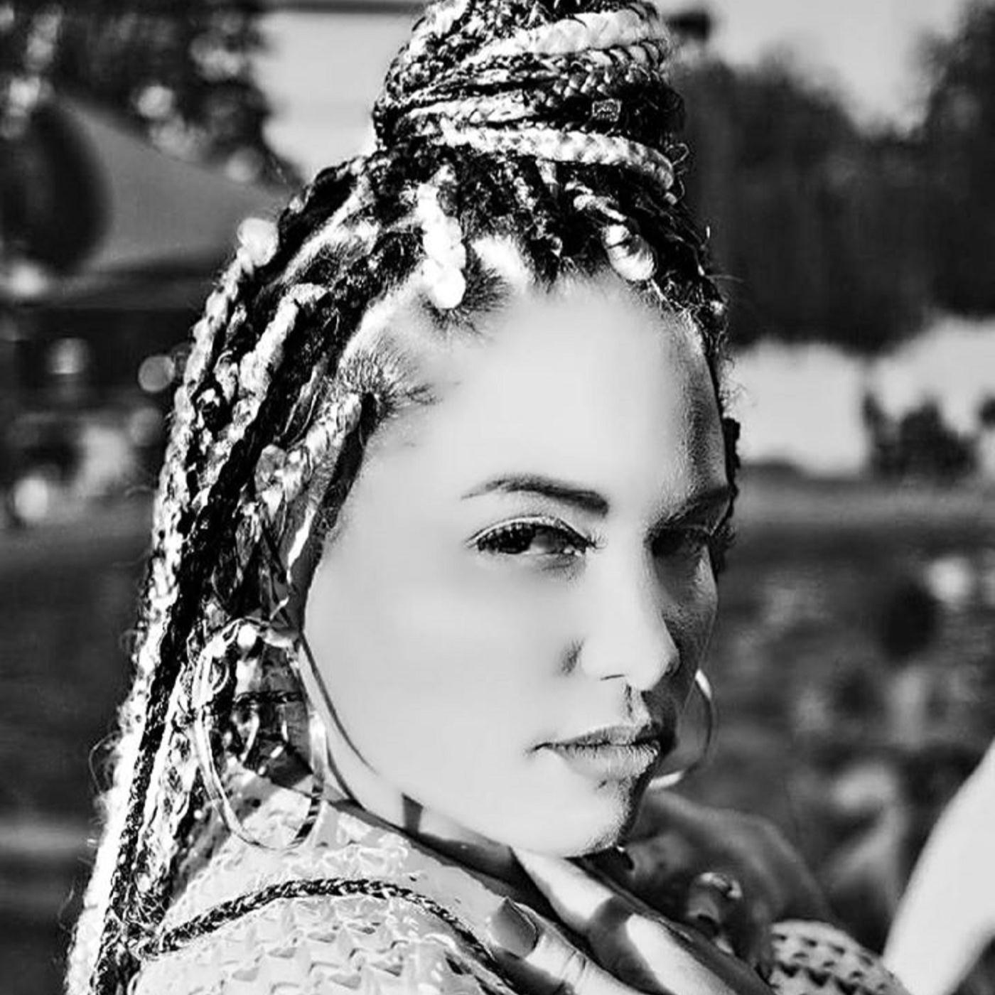 Yasmina y Su Belebele - Katarsys | iHeart