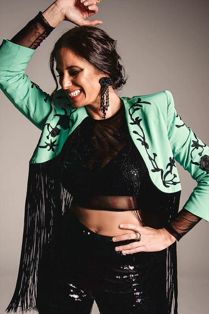 María Peláe & Alba Reig | iHeart