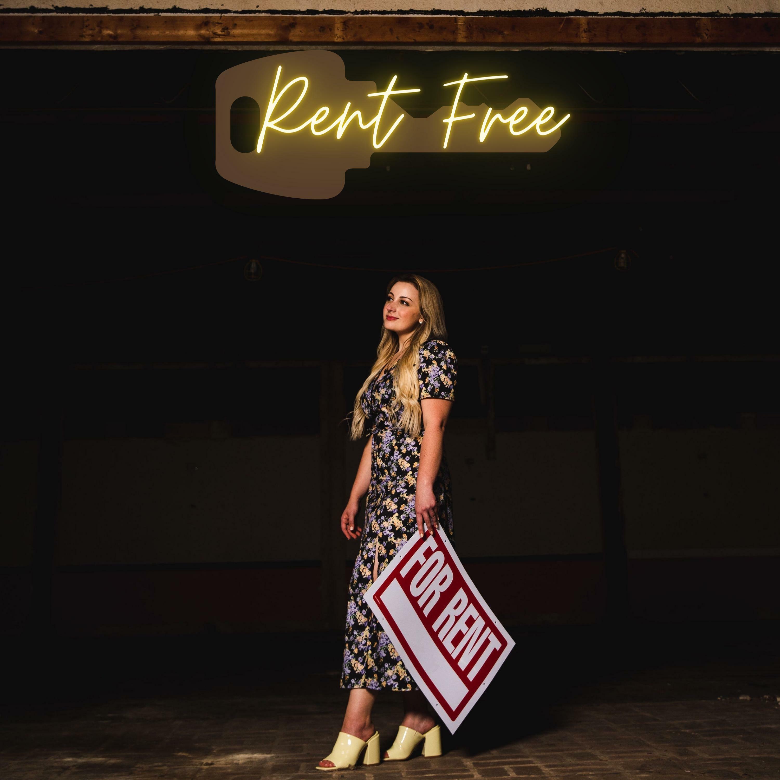 Shelby Snyder | iHeart